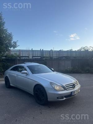 Grey Mercedes-Benz CLS 500 2004 in Jurmala, with an engine capacity of 5.00 L and mileage of 0 thousand km for 4999 €, photo 4 on AUTOMOTO.COM.LV