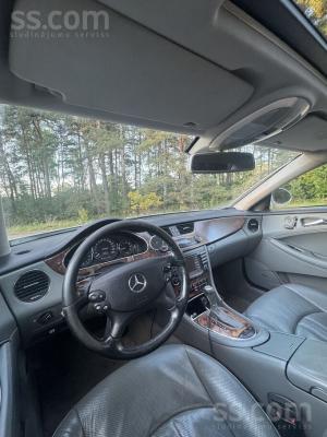 Grey Mercedes-Benz CLS 500 2004 in Jurmala, with an engine capacity of 5.00 L and mileage of 0 thousand km for 4999 €, photo 5 on AUTOMOTO.COM.LV