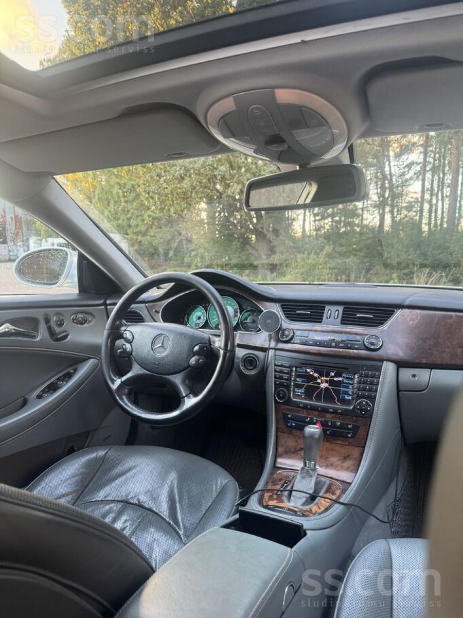 Grey Mercedes-Benz CLS 500 2004 in Jurmala, with an engine capacity of 5.00 L and mileage of 0 thousand km for 4999 €, photo 13 on AUTOMOTO.COM.LV