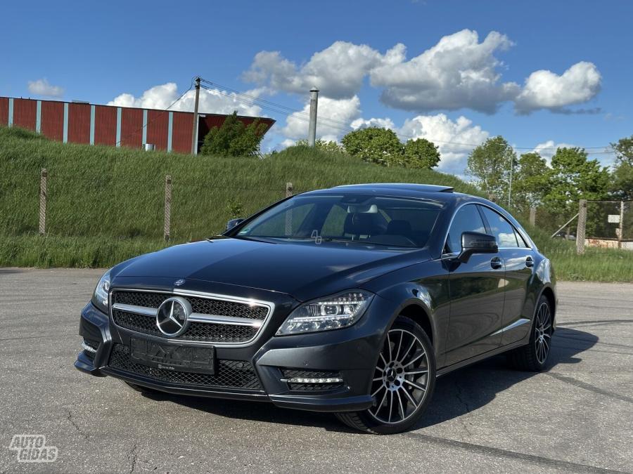 Pelēks Mercedes-Benz CLS 500 2011 Viļņa, ar dzinēja tilpumu 4.70 L un nobraukumu 170 tūkst. km par 13000 €, foto 3 vietnē AUTOMOTO.COM.LV