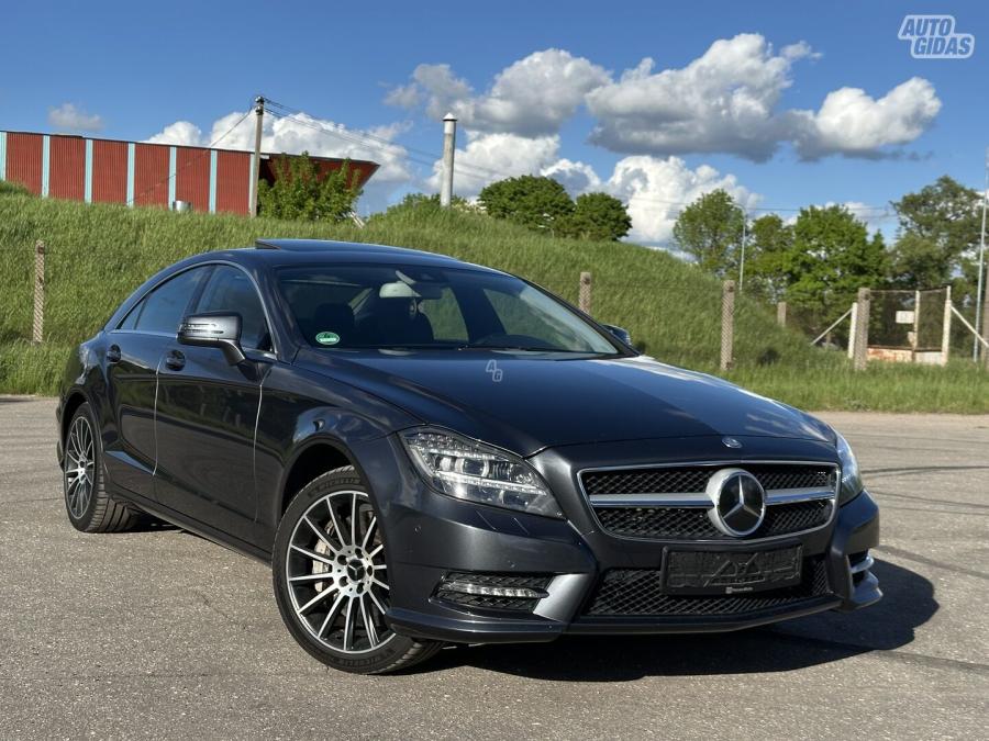 Pelēks Mercedes-Benz CLS 500 2011 Viļņa, ar dzinēja tilpumu 4.70 L un nobraukumu 170 tūkst. km par 13000 €, foto 4 vietnē AUTOMOTO.COM.LV