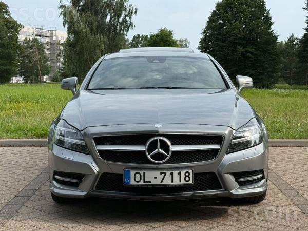 Pelēks Mercedes-Benz CLS 500 2012 Rīga, ar dzinēja tilpumu 4.70 L un nobraukumu 201 tūkst. km par 15990 €, foto 8 vietnē AUTOMOTO.COM.LV