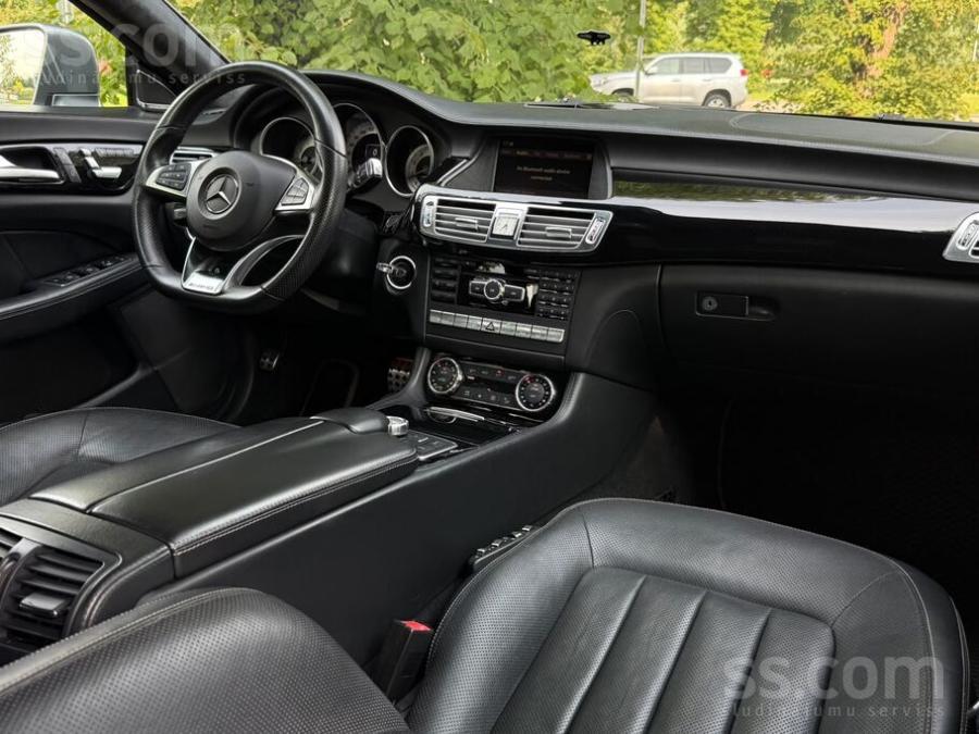 Grey Mercedes-Benz CLS 500 2012 in Riga, with an engine capacity of 4.70 L and mileage of 201 thousand km for 15990 €, photo 13 on AUTOMOTO.COM.LV