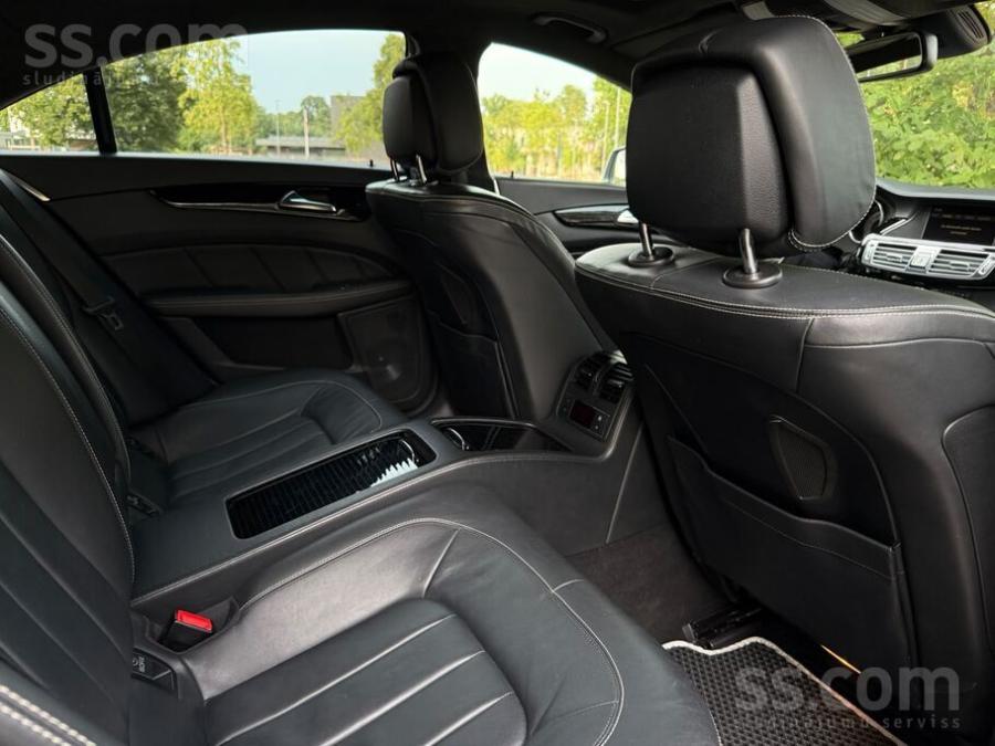 Grey Mercedes-Benz CLS 500 2012 in Riga, with an engine capacity of 4.70 L and mileage of 201 thousand km for 15990 €, photo 17 on AUTOMOTO.COM.LV