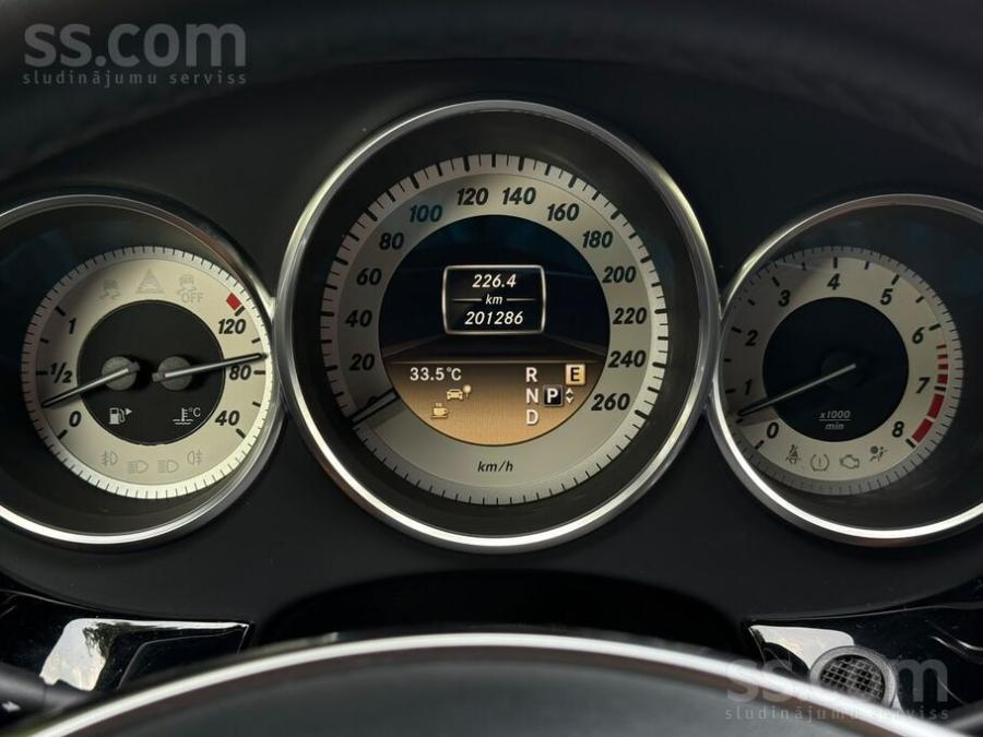 Grey Mercedes-Benz CLS 500 2012 in Riga, with an engine capacity of 4.70 L and mileage of 201 thousand km for 15990 €, photo 19 on AUTOMOTO.COM.LV