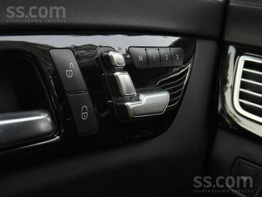 Grey Mercedes-Benz CLS 500 2012 in Riga, with an engine capacity of 4.70 L and mileage of 201 thousand km for 15990 €, photo 28 on AUTOMOTO.COM.LV