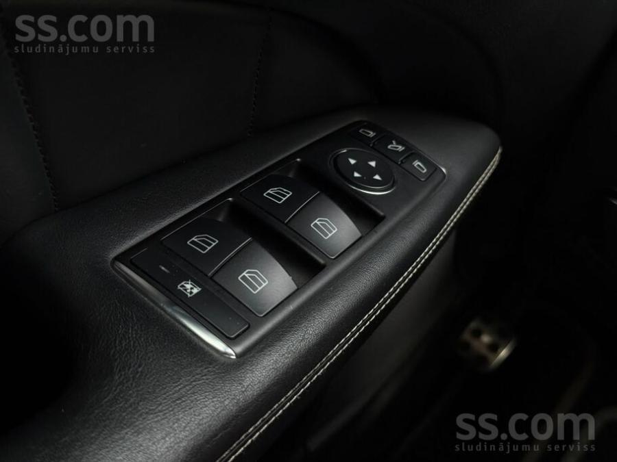 Grey Mercedes-Benz CLS 500 2012 in Riga, with an engine capacity of 4.70 L and mileage of 201 thousand km for 15990 €, photo 29 on AUTOMOTO.COM.LV