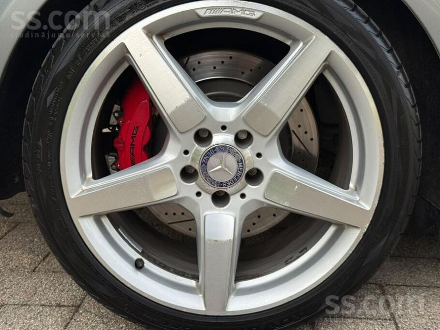 Grey Mercedes-Benz CLS 500 2012 in Riga, with an engine capacity of 4.70 L and mileage of 201 thousand km for 15990 €, photo 33 on AUTOMOTO.COM.LV