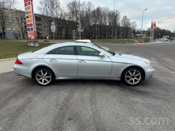 Mercedes-Benz CLS 500 2005 in Riga, with an engine capacity of 5.00 L and mileage of 256 thousand km for 5500 €, photo 4 on AUTOMOTO.COM.LV