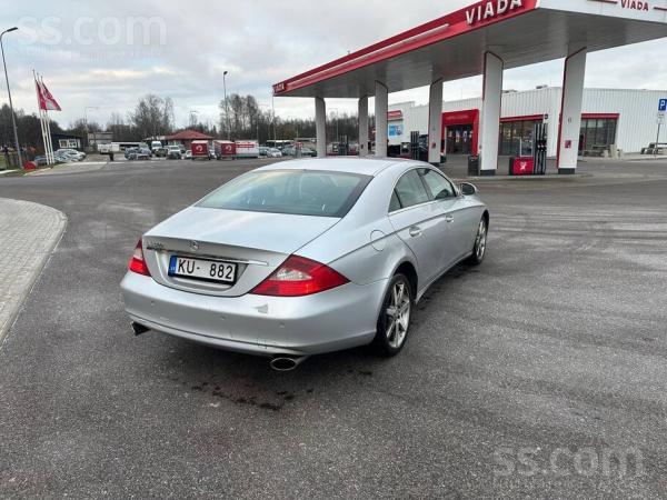 Mercedes-Benz CLS 500 2005 in Riga, with an engine capacity of 5.00 L and mileage of 256 thousand km for 5500 €, photo 5 on AUTOMOTO.COM.LV