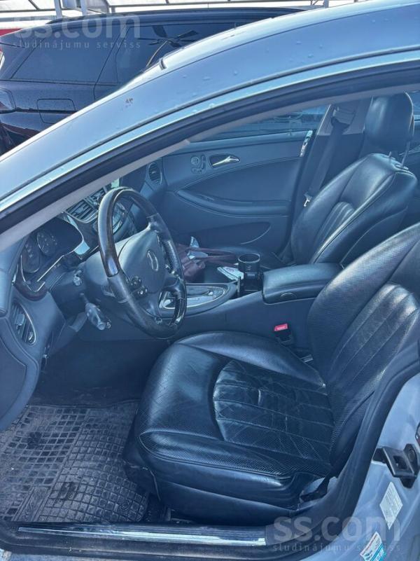 Mercedes-Benz CLS 500 2006 Rīga, ar dzinēja tilpumu 5.00 L un nobraukumu 240 tūkst. km par 3700 €, foto 3 vietnē AUTOMOTO.COM.LV