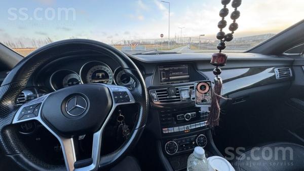 Mercedes-Benz CLS 500 2013 in Liepaja, with an engine capacity of 4.70 L and mileage of 235 thousand km for 35000 €, photo 2 on AUTOMOTO.COM.LV