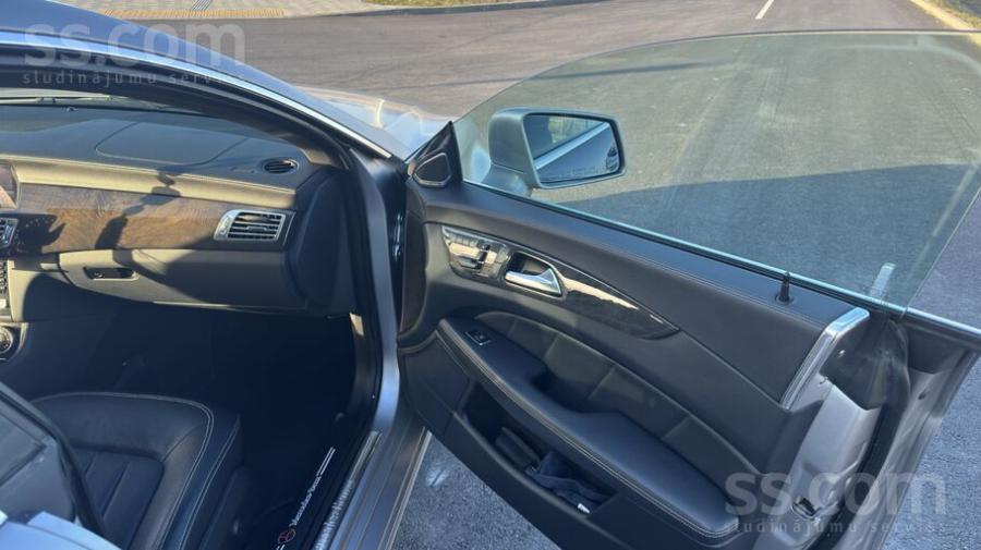 Mercedes-Benz CLS 500 2013 Liepāja, ar dzinēja tilpumu 4.70 L un nobraukumu 235 tūkst. km par 35000 €, foto 4 vietnē AUTOMOTO.COM.LV