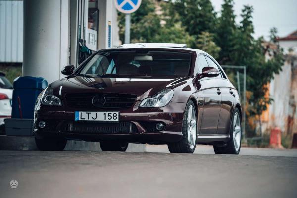 Red Mercedes-Benz cls-55-amg 2006 in Alytus, with an engine capacity of 5.44 L and mileage of 169 thousand km for 22300 €, photo 11 on AUTOMOTO.COM.LV