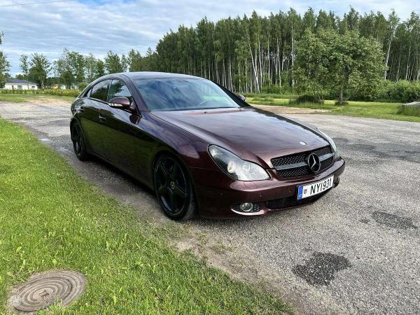Sarkans Mercedes-Benz cls-55-amg 2006 Tartu, ar dzinēja tilpumu 5.44 L un nobraukumu 218 tūkst. km par 18700 €, foto 4 vietnē AUTOMOTO.COM.LV