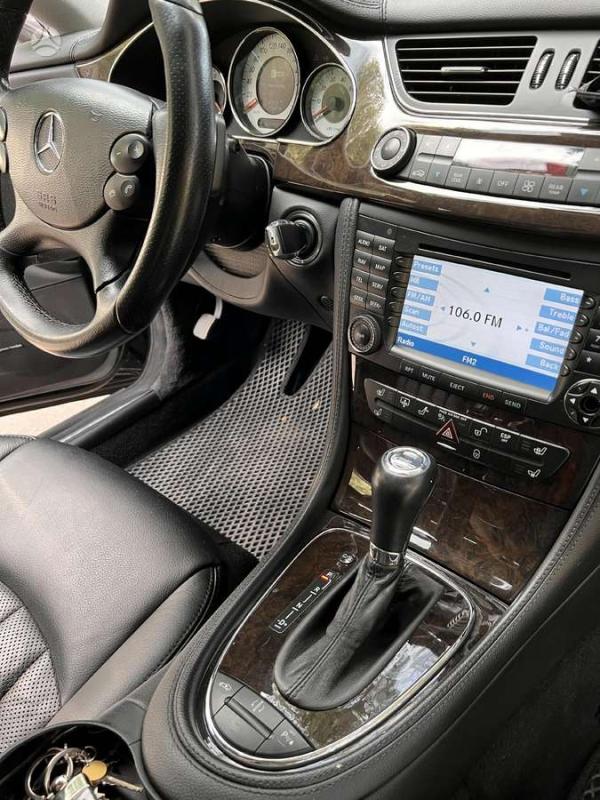 Melns Mercedes-Benz CLS 550 2008 Panevēža, ar dzinēja tilpumu 5.50 L un nobraukumu 305 tūkst. km par 7900 €, foto 6 vietnē AUTOMOTO.COM.LV