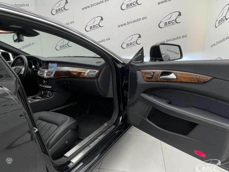 Black Mercedes-Benz CLS 550 2012 in Vilnius, with an engine capacity of 4.66 L and mileage of 187 thousand km for 11900 €, photo 9 on AUTOMOTO.COM.LV