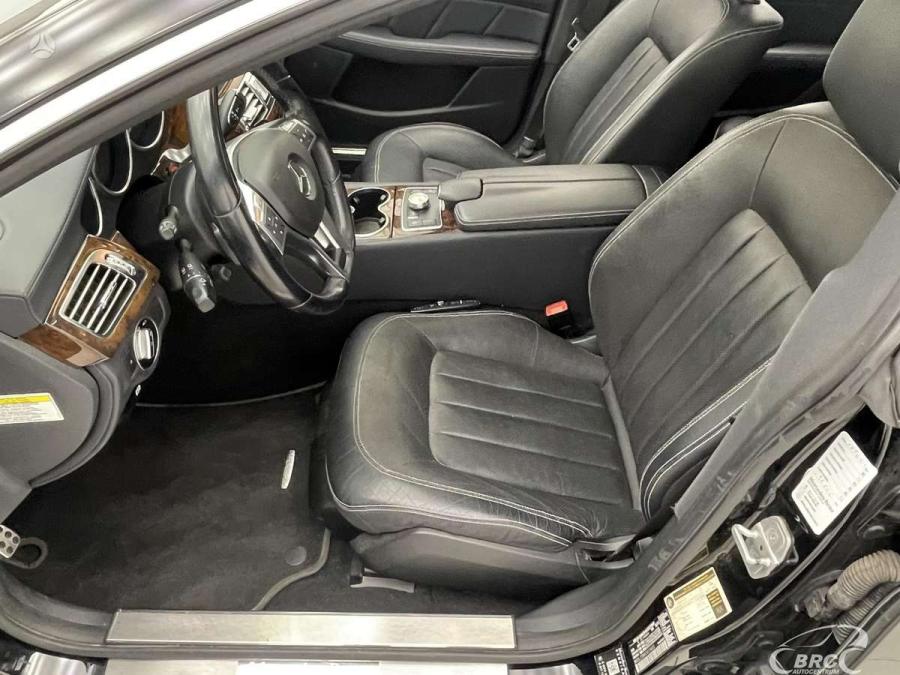 Black Mercedes-Benz CLS 550 2012 in Vilnius, with an engine capacity of 4.66 L and mileage of 187 thousand km for 11900 €, photo 23 on AUTOMOTO.COM.LV