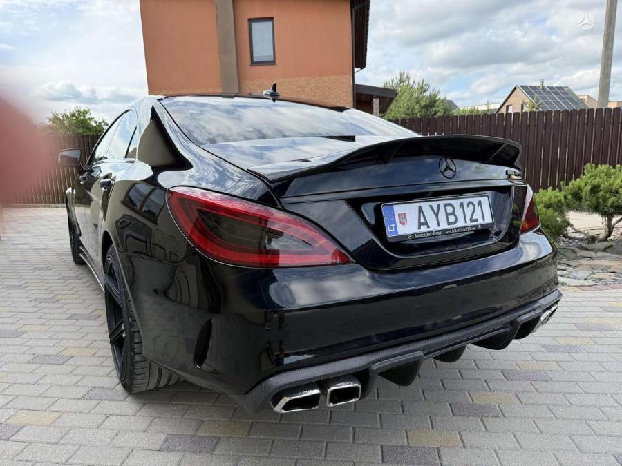 Melns Mercedes-Benz CLS 550 2013 Šauļi, ar dzinēja tilpumu 4.66 L un nobraukumu 48 tūkst. km par 26800 €, foto 3 vietnē AUTOMOTO.COM.LV