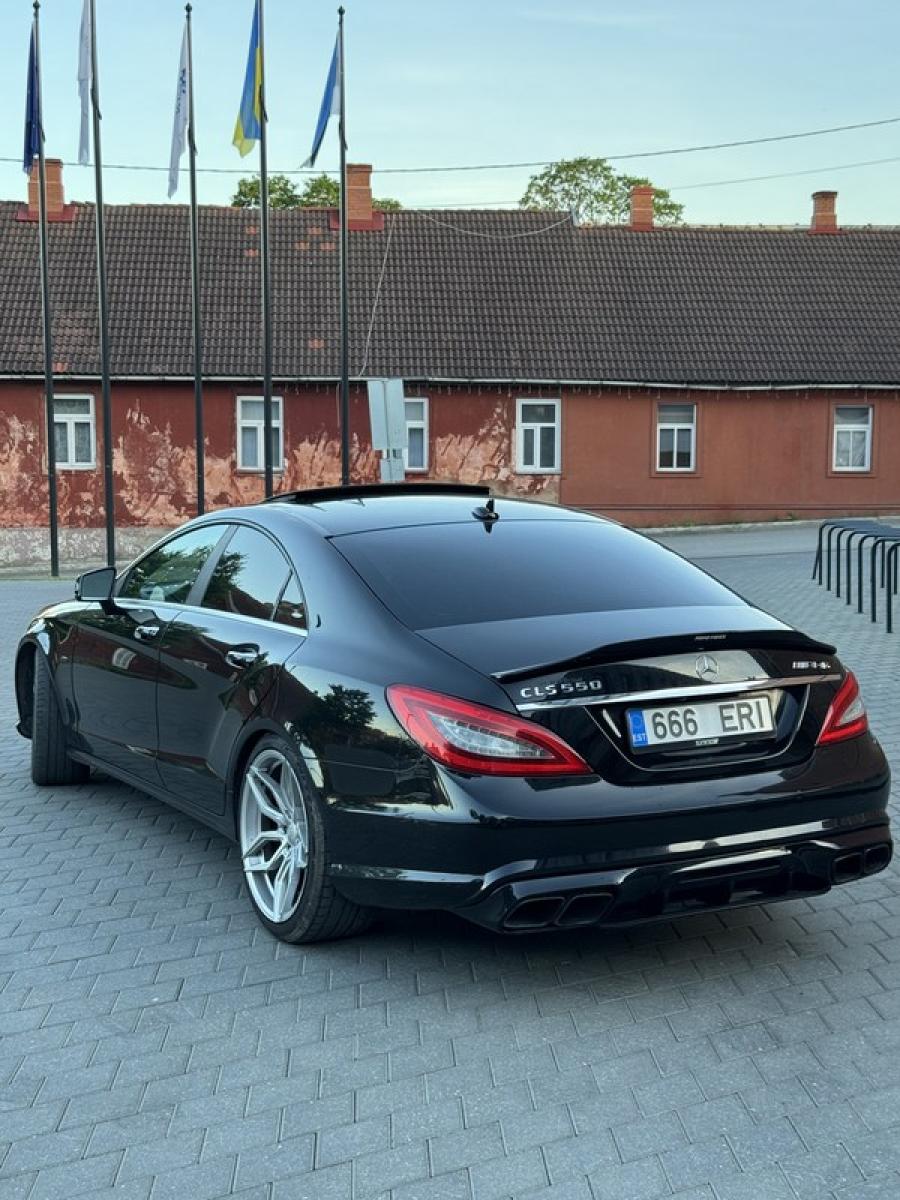 Melns Mercedes-Benz CLS 550 2012 Paide, ar dzinēja tilpumu 4.70 L un nobraukumu 285 tūkst. km par 15500 €, foto 13 vietnē AUTOMOTO.COM.LV
