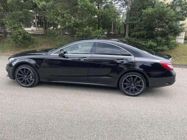 Melns Mercedes-Benz CLS 550 2012 Viļņa, ar dzinēja tilpumu 4.70 L un nobraukumu 176 tūkst. km par 16500 €, foto 4 vietnē AUTOMOTO.COM.LV