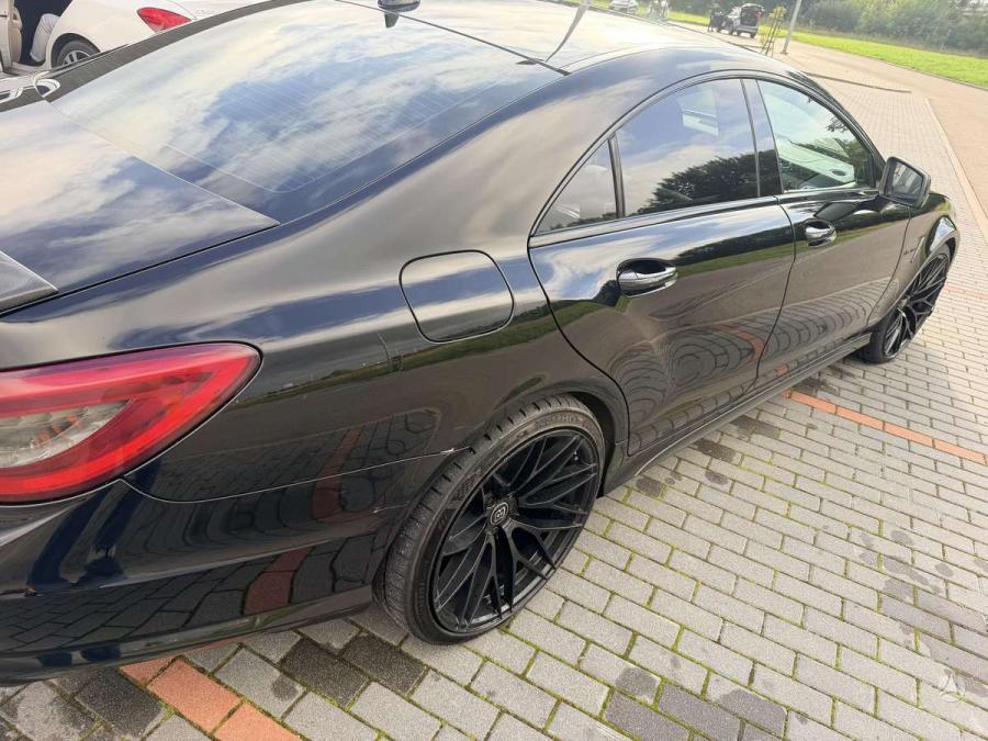 Melns Mercedes-Benz CLS 550 2013 Kretinga, ar dzinēja tilpumu 4.70 L un nobraukumu 260 tūkst. km par 17000 €, foto 3 vietnē AUTOMOTO.COM.LV