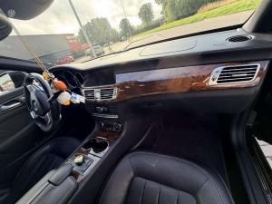 Melns Mercedes-Benz CLS 550 2013 Kretinga, ar dzinēja tilpumu 4.70 L un nobraukumu 260 tūkst. km par 17000 €, foto 9 vietnē AUTOMOTO.COM.LV