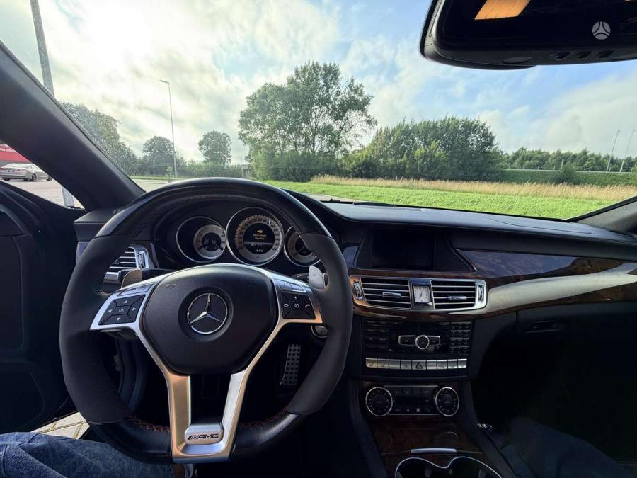 Melns Mercedes-Benz CLS 550 2013 Kretinga, ar dzinēja tilpumu 4.70 L un nobraukumu 260 tūkst. km par 17000 €, foto 10 vietnē AUTOMOTO.COM.LV