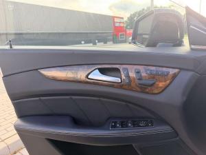 Melns Mercedes-Benz CLS 550 2013 Kretinga, ar dzinēja tilpumu 4.70 L un nobraukumu 260 tūkst. km par 17000 €, foto 13 vietnē AUTOMOTO.COM.LV
