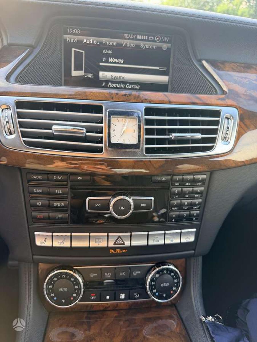 Melns Mercedes-Benz CLS 550 2013 Kretinga, ar dzinēja tilpumu 4.70 L un nobraukumu 260 tūkst. km par 17000 €, foto 14 vietnē AUTOMOTO.COM.LV