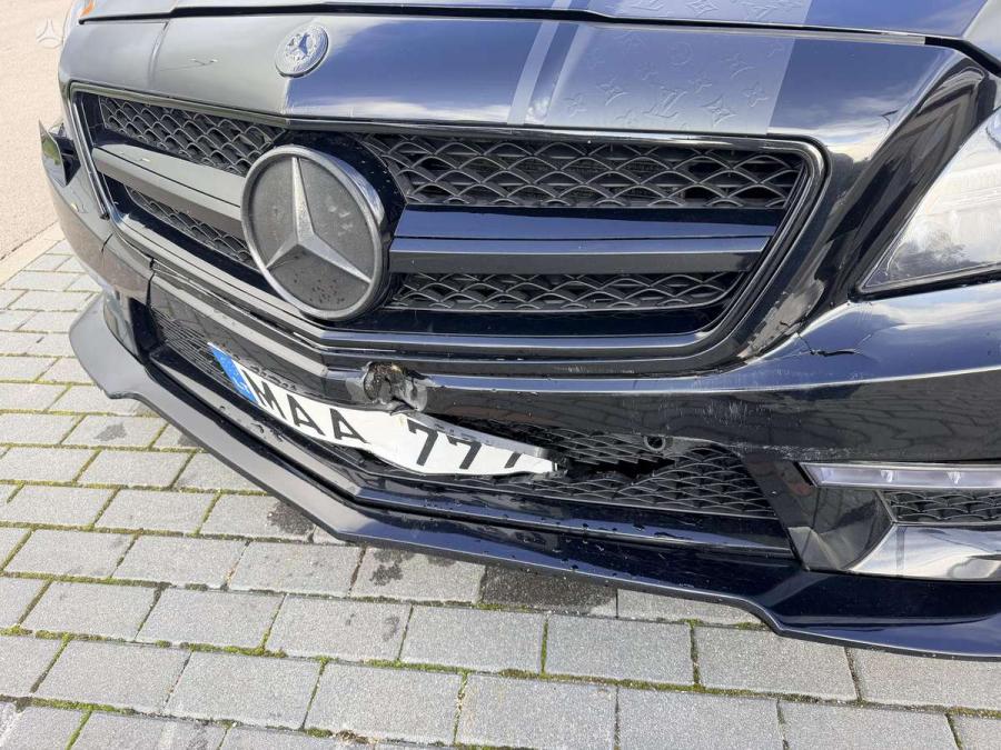 Melns Mercedes-Benz CLS 550 2013 Kretinga, ar dzinēja tilpumu 4.70 L un nobraukumu 260 tūkst. km par 17000 €, foto 22 vietnē AUTOMOTO.COM.LV