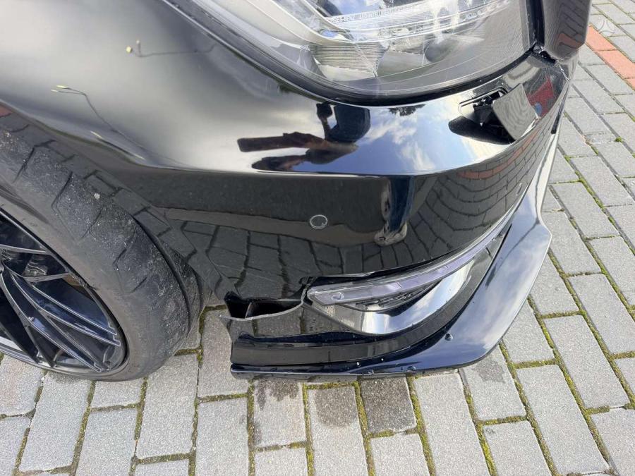 Melns Mercedes-Benz CLS 550 2013 Kretinga, ar dzinēja tilpumu 4.70 L un nobraukumu 260 tūkst. km par 17000 €, foto 24 vietnē AUTOMOTO.COM.LV