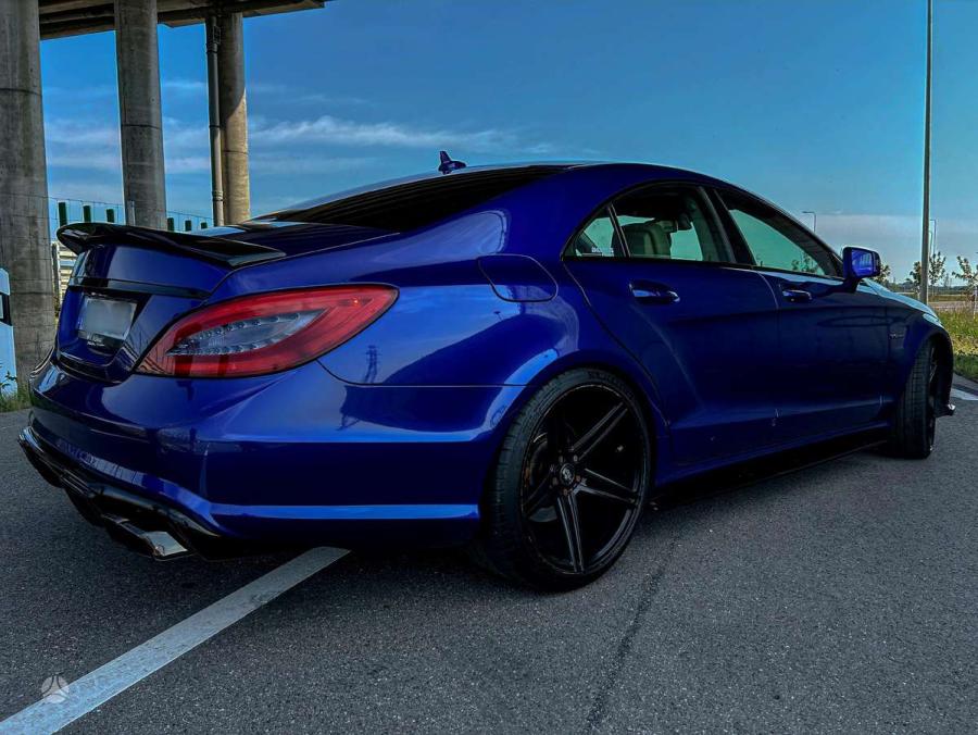 Zils Mercedes-Benz CLS 550 2014 Kauņa, ar dzinēja tilpumu 4.70 L un nobraukumu 240 tūkst. km par 24000 €, foto 13 vietnē AUTOMOTO.COM.LV