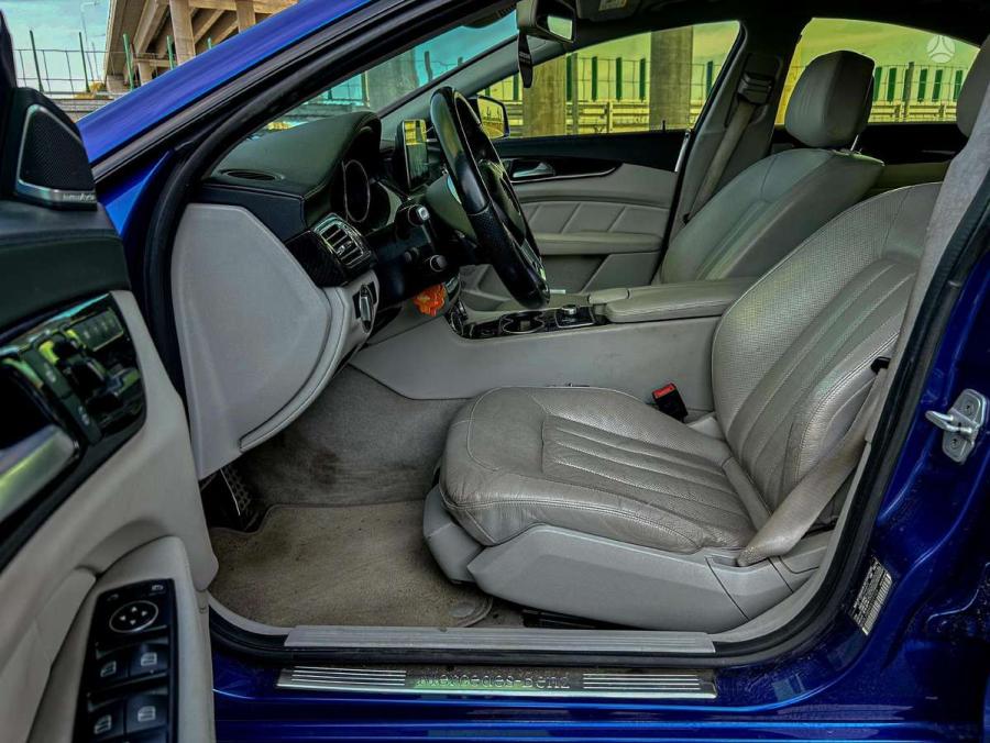 Zils Mercedes-Benz CLS 550 2014 Kauņa, ar dzinēja tilpumu 4.70 L un nobraukumu 240 tūkst. km par 24000 €, foto 31 vietnē AUTOMOTO.COM.LV