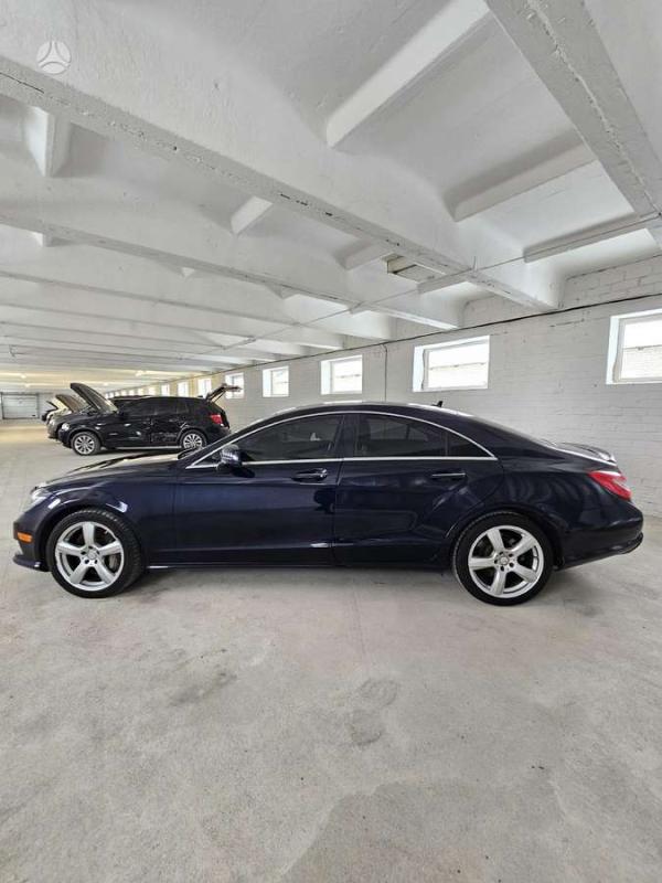 Blue Mercedes-Benz CLS 550 2013 in Panevezys, with an engine capacity of 4.70 L and mileage of 257 thousand km for 7500 €, photo 6 on AUTOMOTO.COM.LV