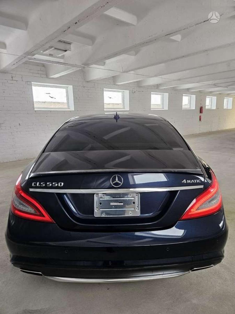 Blue Mercedes-Benz CLS 550 2013 in Panevezys, with an engine capacity of 4.70 L and mileage of 257 thousand km for 7500 €, photo 4 on AUTOMOTO.COM.LV