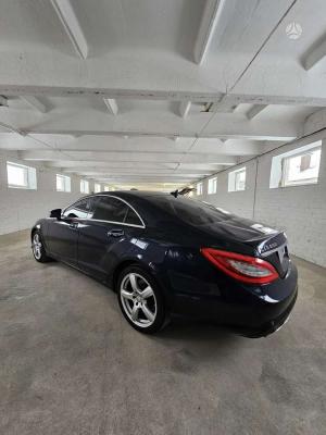 Blue Mercedes-Benz CLS 550 2013 in Panevezys, with an engine capacity of 4.70 L and mileage of 257 thousand km for 7500 €, photo 5 on AUTOMOTO.COM.LV