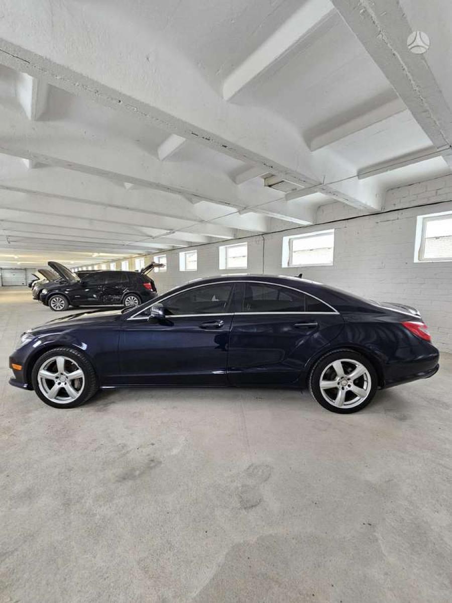 Blue Mercedes-Benz CLS 550 2013 in Panevezys, with an engine capacity of 4.70 L and mileage of 257 thousand km for 7500 €, photo 6 on AUTOMOTO.COM.LV