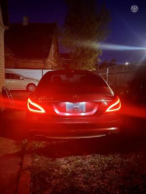 Red Mercedes-Benz CLS 550 2012 in Kaunas, with an engine capacity of 4.70 L and mileage of 223 thousand km for 6500 €, photo 3 on AUTOMOTO.COM.LV