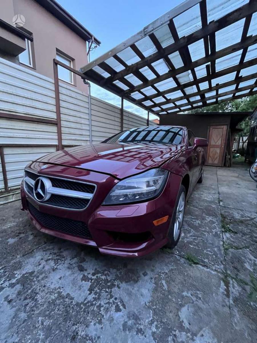 Red Mercedes-Benz CLS 550 2012 in Kaunas, with an engine capacity of 4.70 L and mileage of 223 thousand km for 6500 €, photo 14 on AUTOMOTO.COM.LV