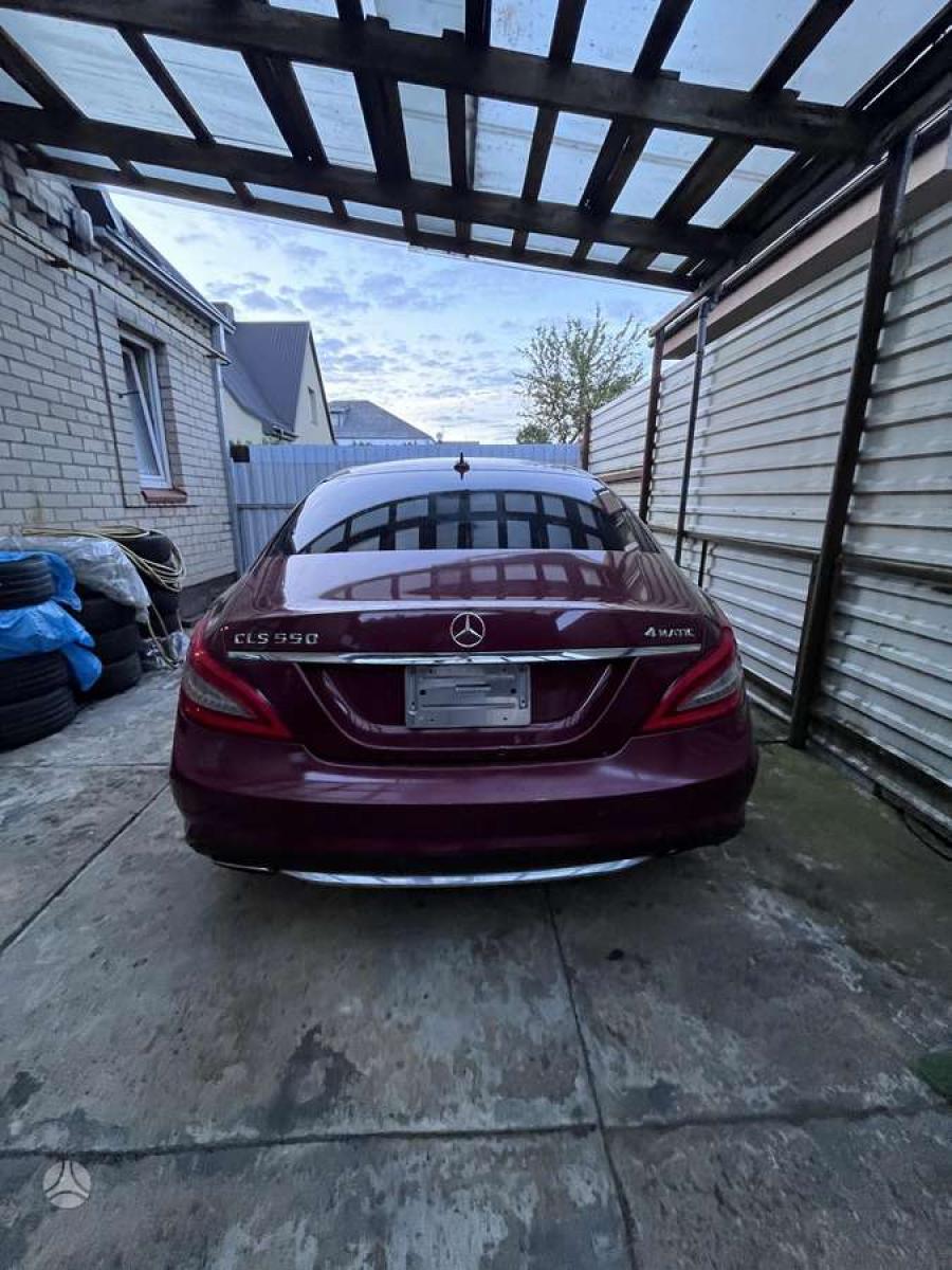 Red Mercedes-Benz CLS 550 2012 in Kaunas, with an engine capacity of 4.70 L and mileage of 223 thousand km for 6500 €, photo 15 on AUTOMOTO.COM.LV