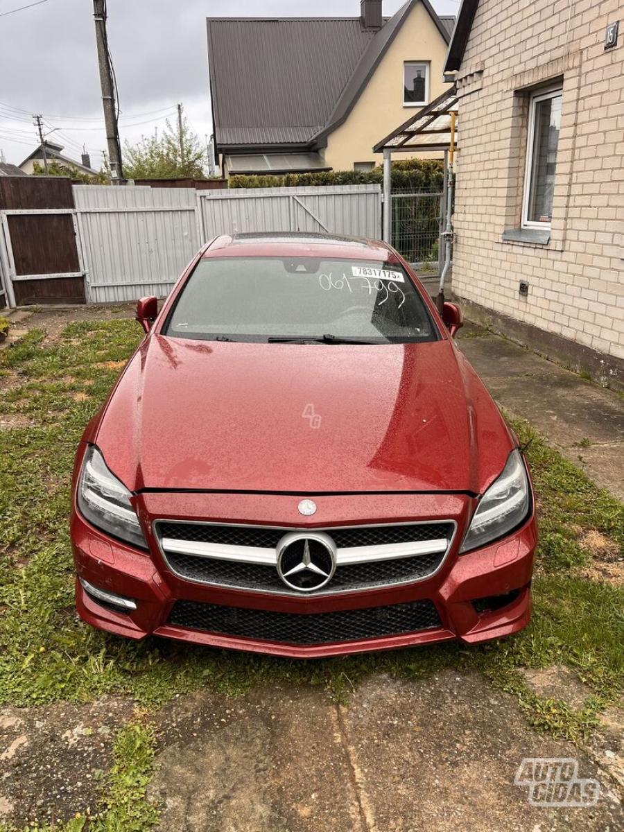 Red Mercedes-Benz CLS 550 2013 in Kaunas, with an engine capacity of 4.70 L and mileage of 223 thousand km for 9000 €, photo 1 on AUTOMOTO.COM.LV