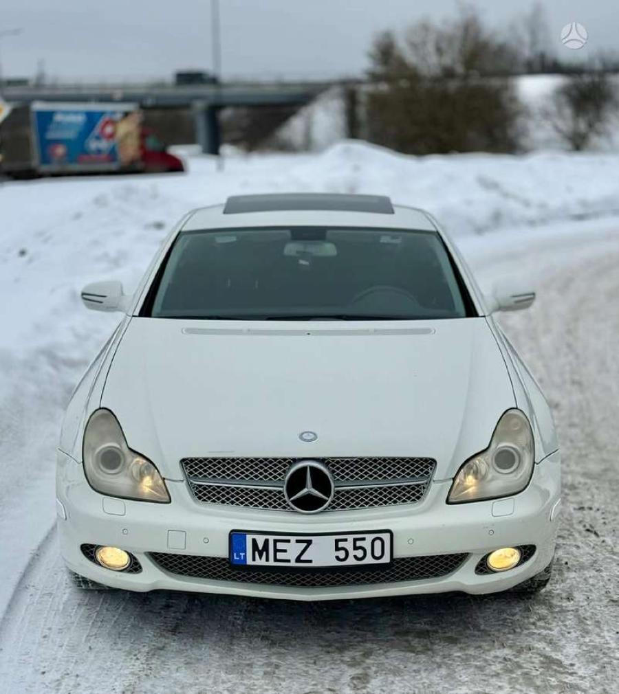 White Mercedes-Benz CLS 550 2009 in Vilnius, with an engine capacity of 5.46 L and mileage of 270 thousand km for 6800 €, photo 3 on AUTOMOTO.COM.LV