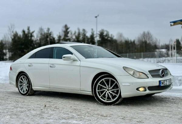 White Mercedes-Benz CLS 550 2009 in Vilnius, with an engine capacity of 5.46 L and mileage of 270 thousand km for 6800 €, photo 4 on AUTOMOTO.COM.LV