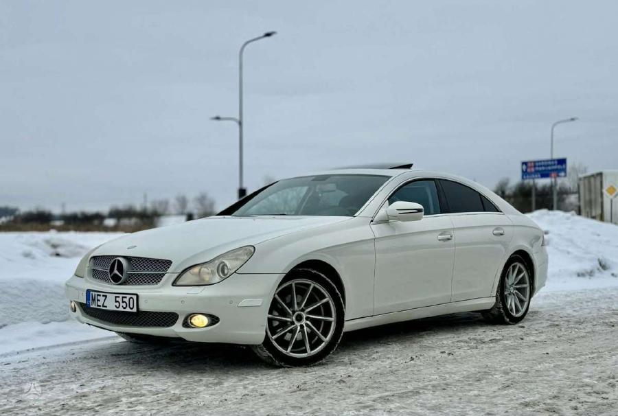White Mercedes-Benz CLS 550 2009 in Vilnius, with an engine capacity of 5.46 L and mileage of 270 thousand km for 6800 €, photo 6 on AUTOMOTO.COM.LV