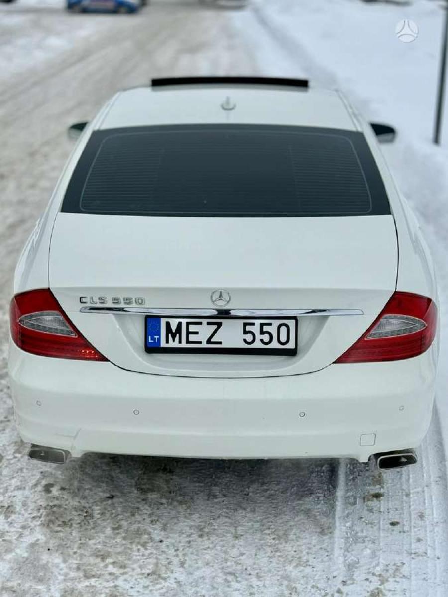 White Mercedes-Benz CLS 550 2009 in Vilnius, with an engine capacity of 5.46 L and mileage of 270 thousand km for 6800 €, photo 7 on AUTOMOTO.COM.LV