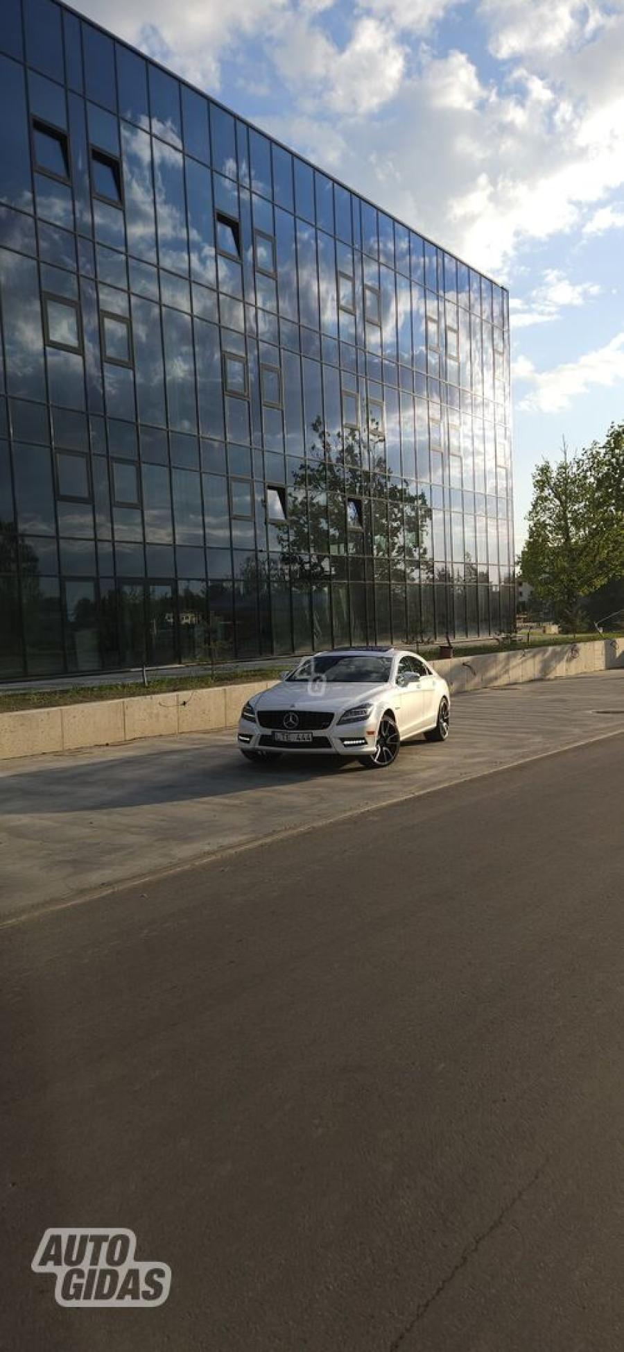 White Mercedes-Benz CLS 550 2012 in Panevezys, with an engine capacity of 4.70 L and mileage of 230 thousand km for 13000 €, photo 1 on AUTOMOTO.COM.LV
