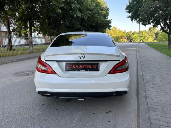 White Mercedes-Benz CLS 550 2012 in Jonava, with an engine capacity of 4.70 L and mileage of 196 thousand km for 12250 €, photo 5 on AUTOMOTO.COM.LV