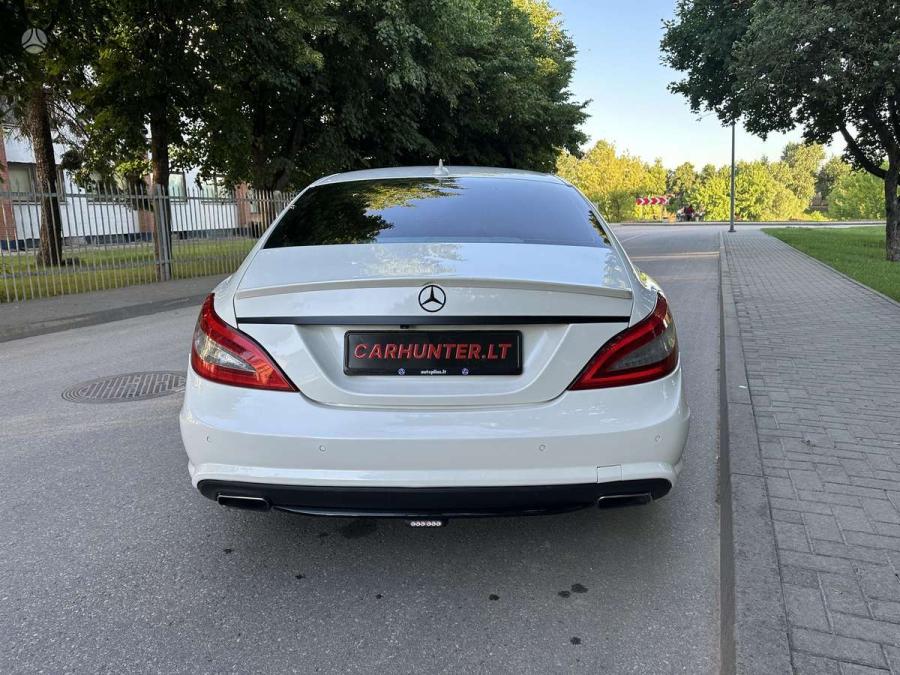 White Mercedes-Benz CLS 550 2012 in Jonava, with an engine capacity of 4.70 L and mileage of 196 thousand km for 12250 €, photo 6 on AUTOMOTO.COM.LV