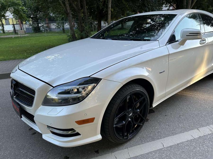 White Mercedes-Benz CLS 550 2012 in Jonava, with an engine capacity of 4.70 L and mileage of 196 thousand km for 12250 €, photo 11 on AUTOMOTO.COM.LV